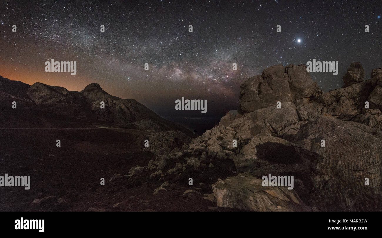 Milky way rising Stock Photo - Alamy