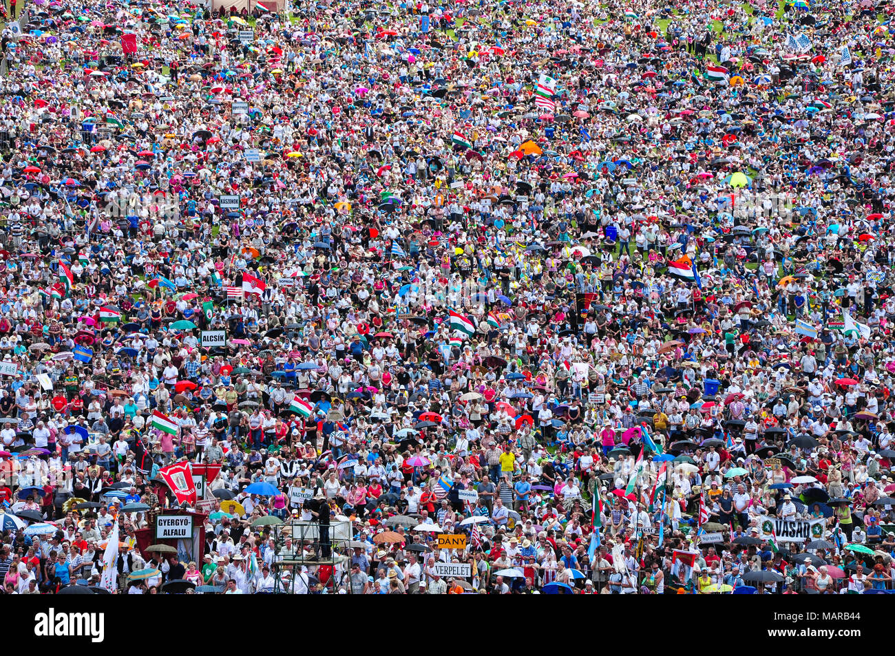 People gathering in chapel hi-res stock photography and images - Alamy