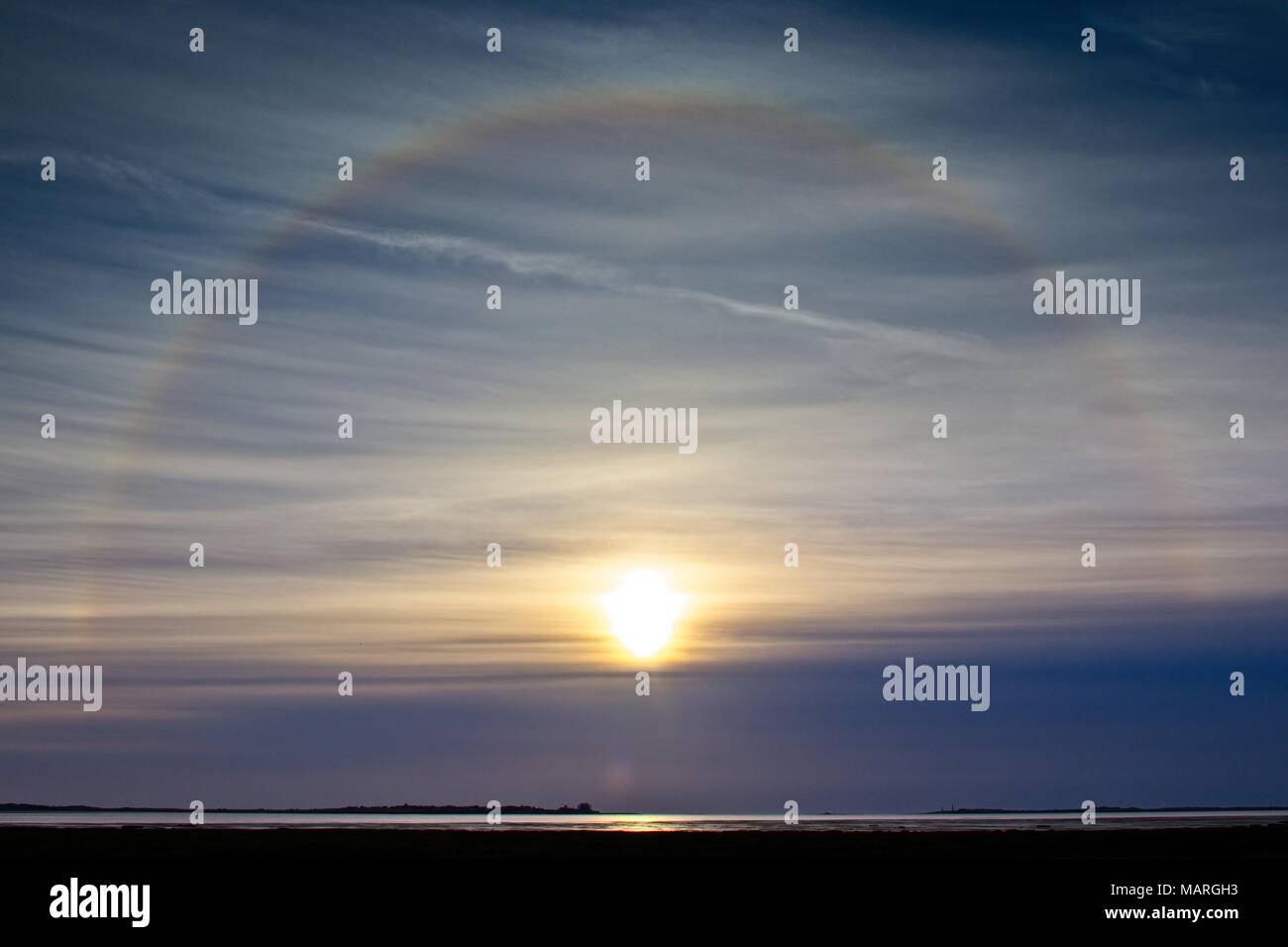 Halo around the sun hi-res stock photography and images - Alamy