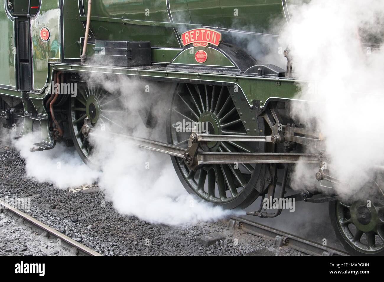 Schools class steam engine hi-res stock photography and images - Alamy