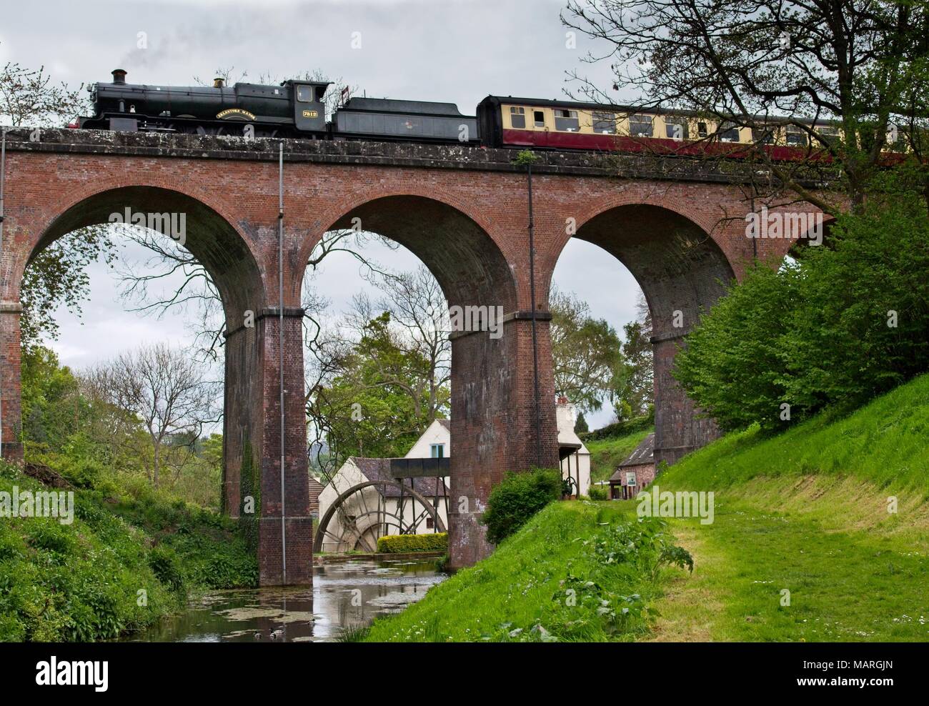 A view of the three arches of the Oldbury viaduct with a passing steam ...
