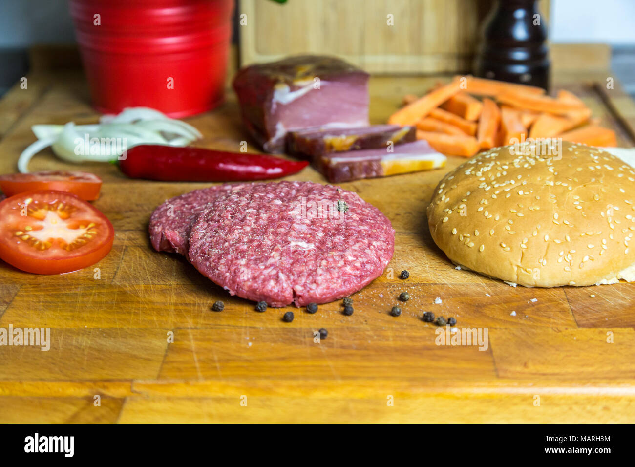 Doing a Hamburger at Home Stock Photo - Alamy