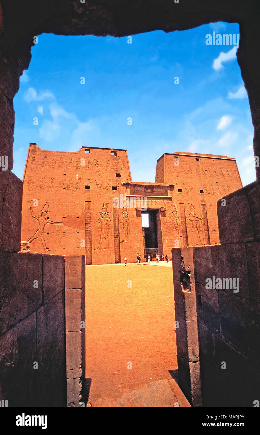 Edfu temple hi-res stock photography and images - Alamy
