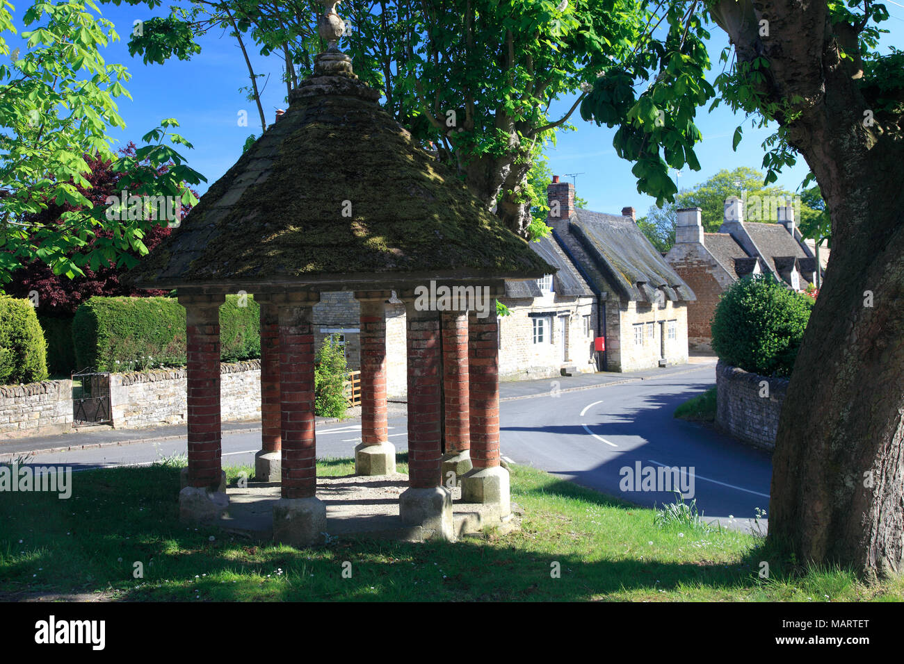 Exton village pump hi-res stock photography and images - Alamy