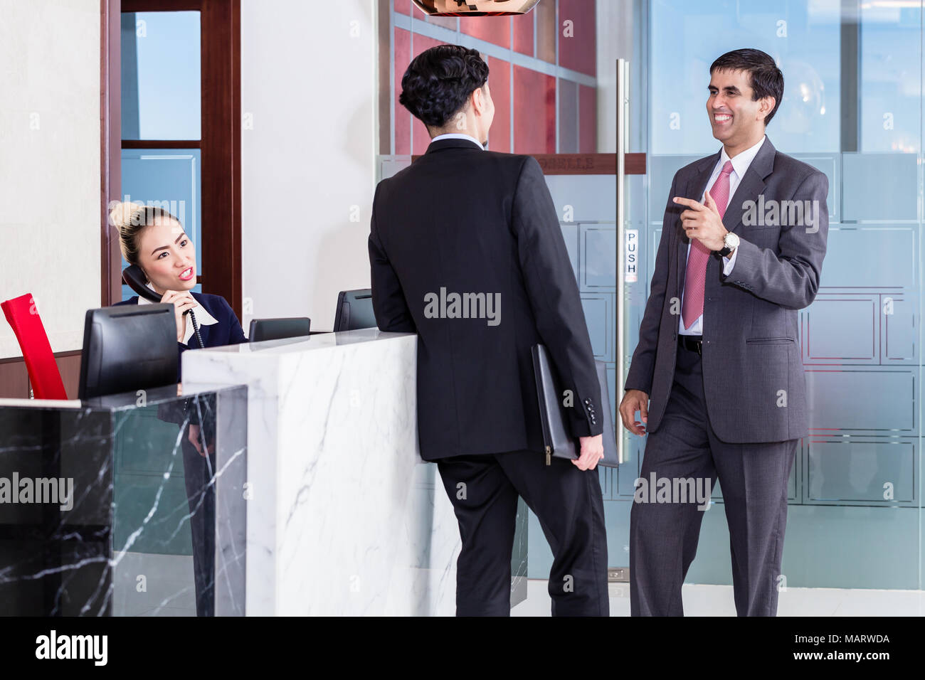 Office reception desk hi-res stock photography and images - Alamy