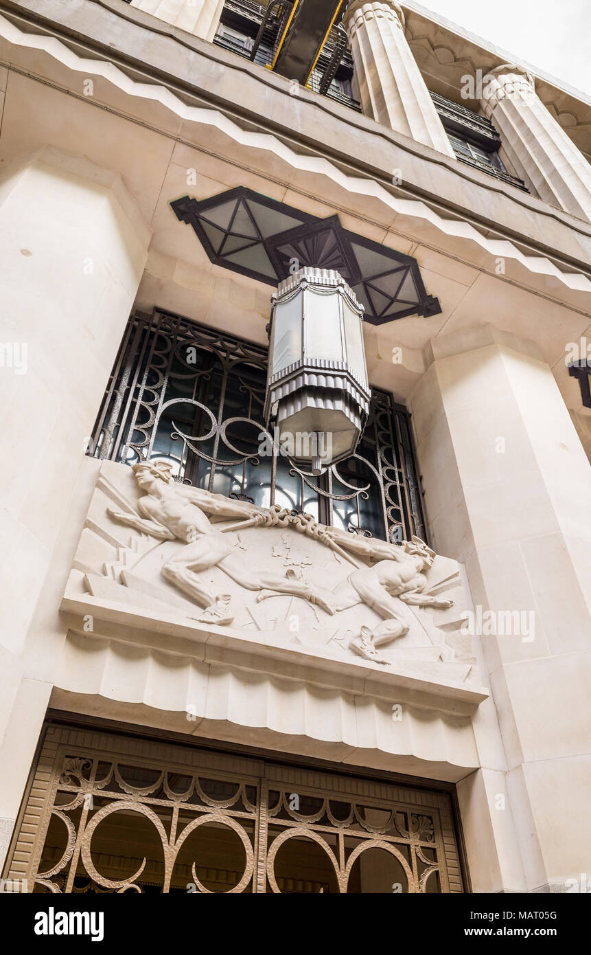 Daily telegraph building fleet street hi-res stock photography and ...