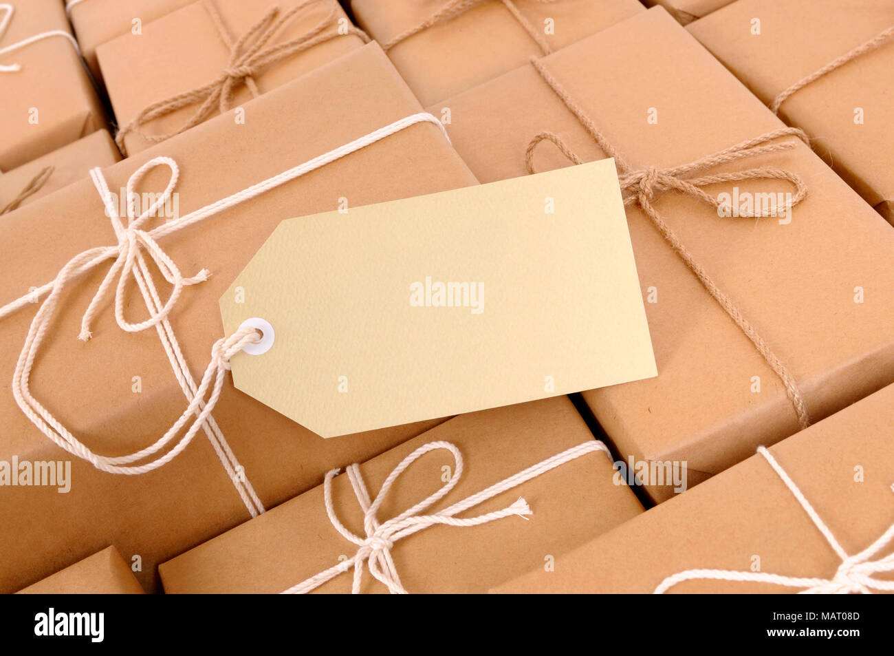 Lots of parcels hi-res stock photography and images - Alamy