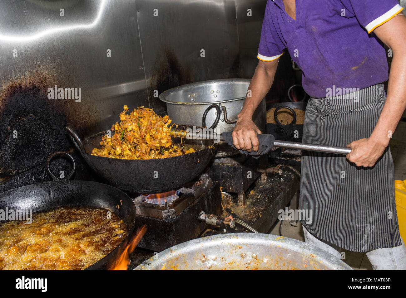 Real dirty restaurant kitchen hi-res stock photography and images - Alamy