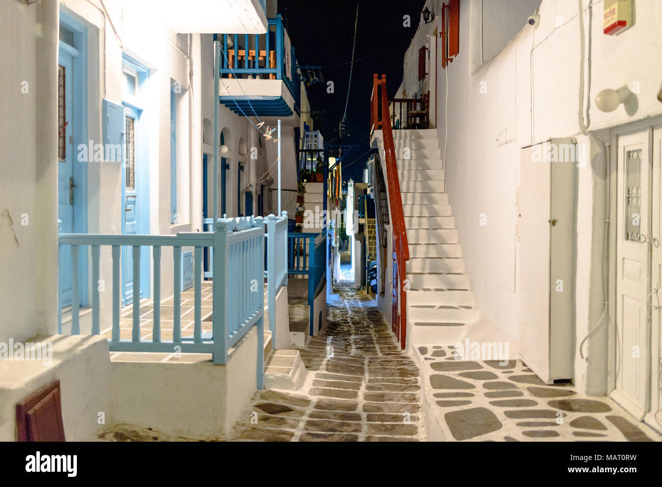 Whitewashed narrow island street hi-res stock photography and images ...