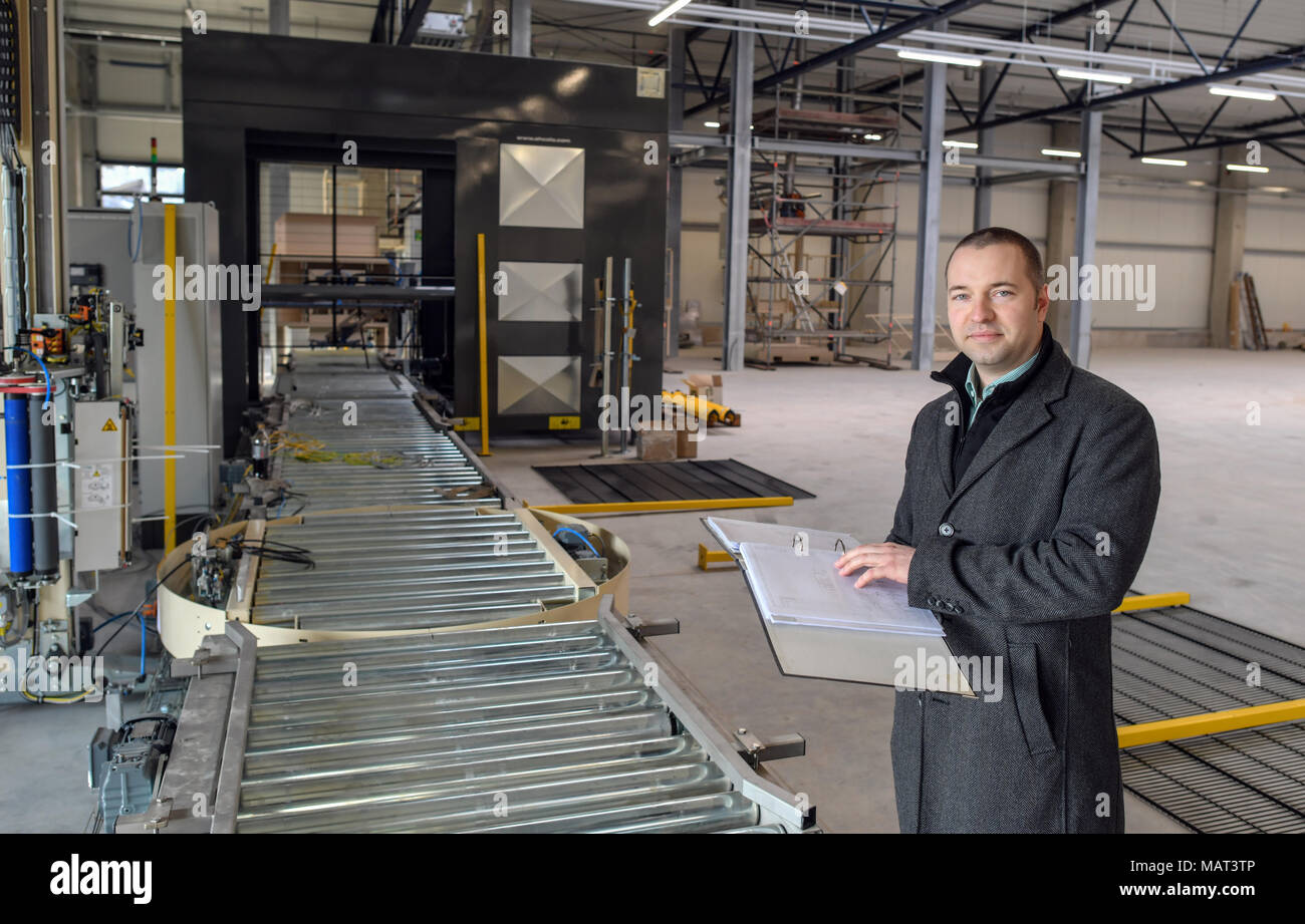 FILED - 26 February 2018, Germany, Guben: Plant manager Robert Bednarek ...