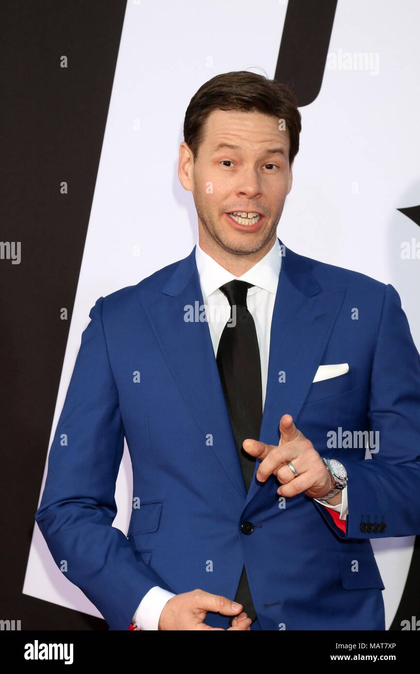 Ike barinholtz hi-res stock photography and images - Alamy