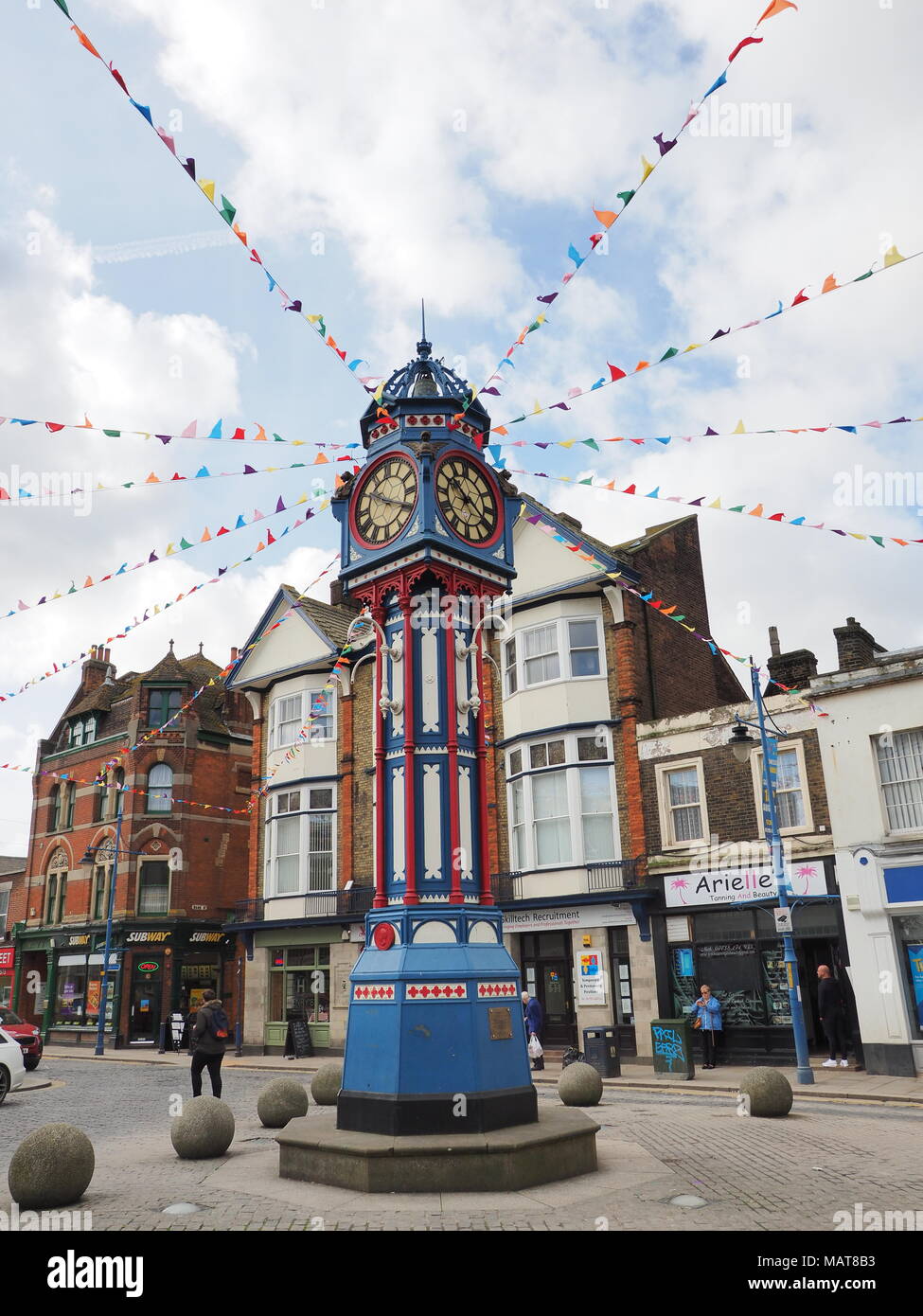 Sheerness, Kent, UK. 4th April, 2018. UK Weather: a sunny and warm day ...