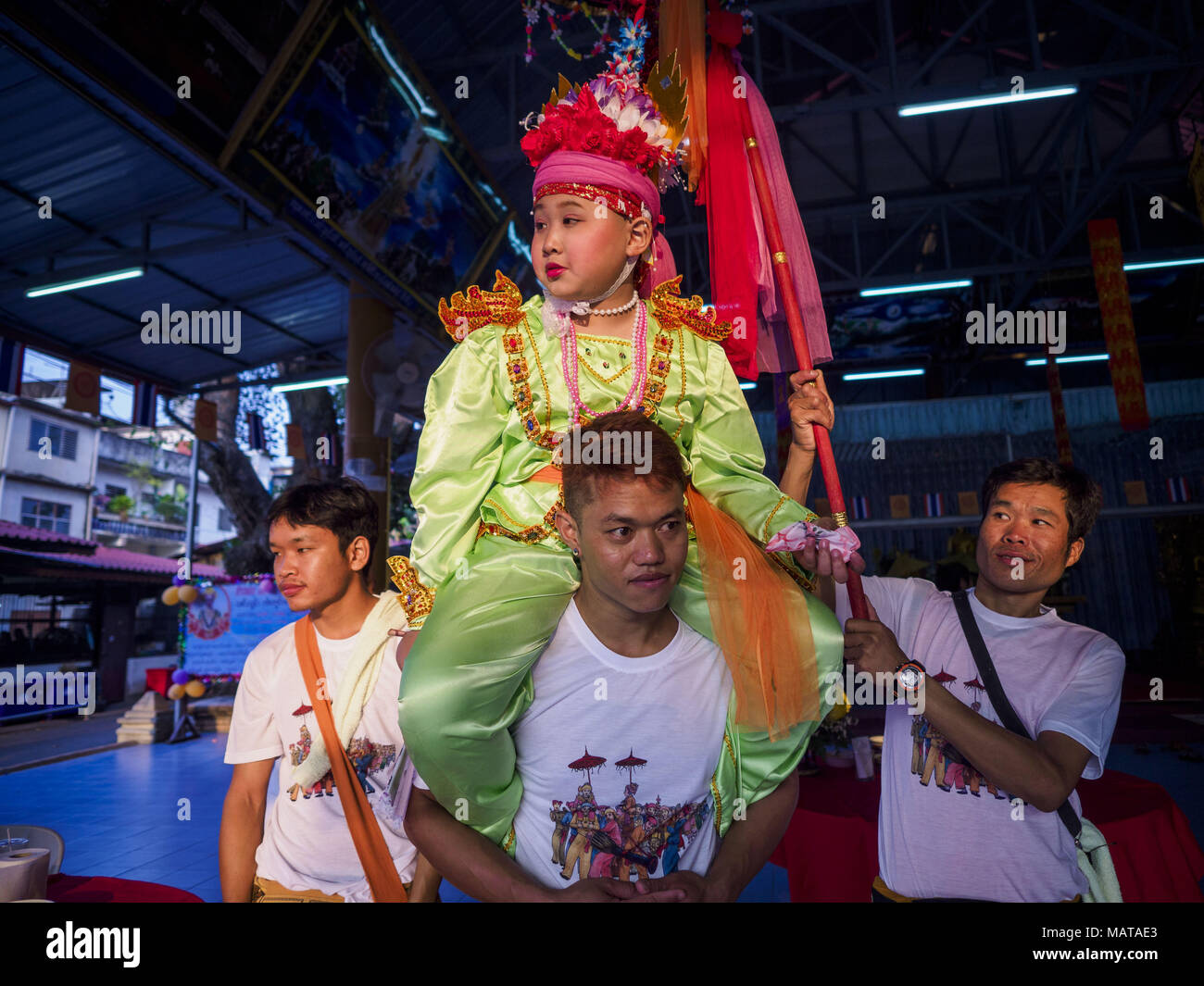 Chiang Mai, Chiang Mai, Thailand. 4th Apr, 2018. A Shan boy is carried ...