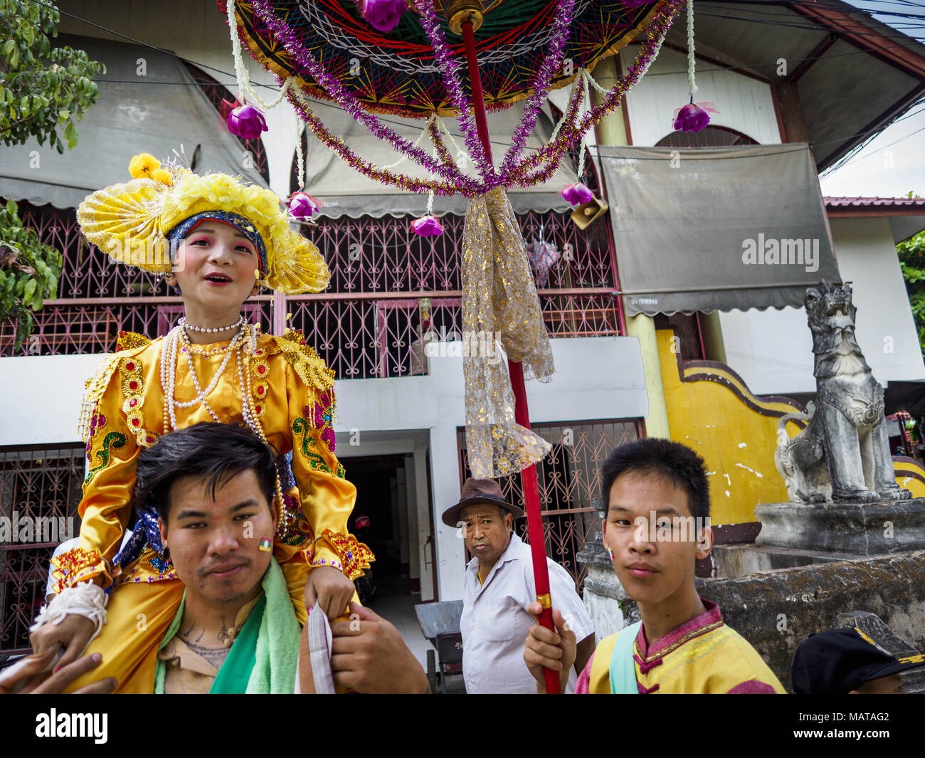 Chiang Mai, Chiang Mai, Thailand. 4th Apr, 2018. A Shan boy waits for ...
