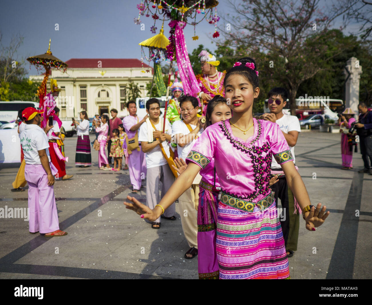 Chiang Mai, Chiang Mai, Thailand. 4th Apr, 2018. Shan girls lead the ...