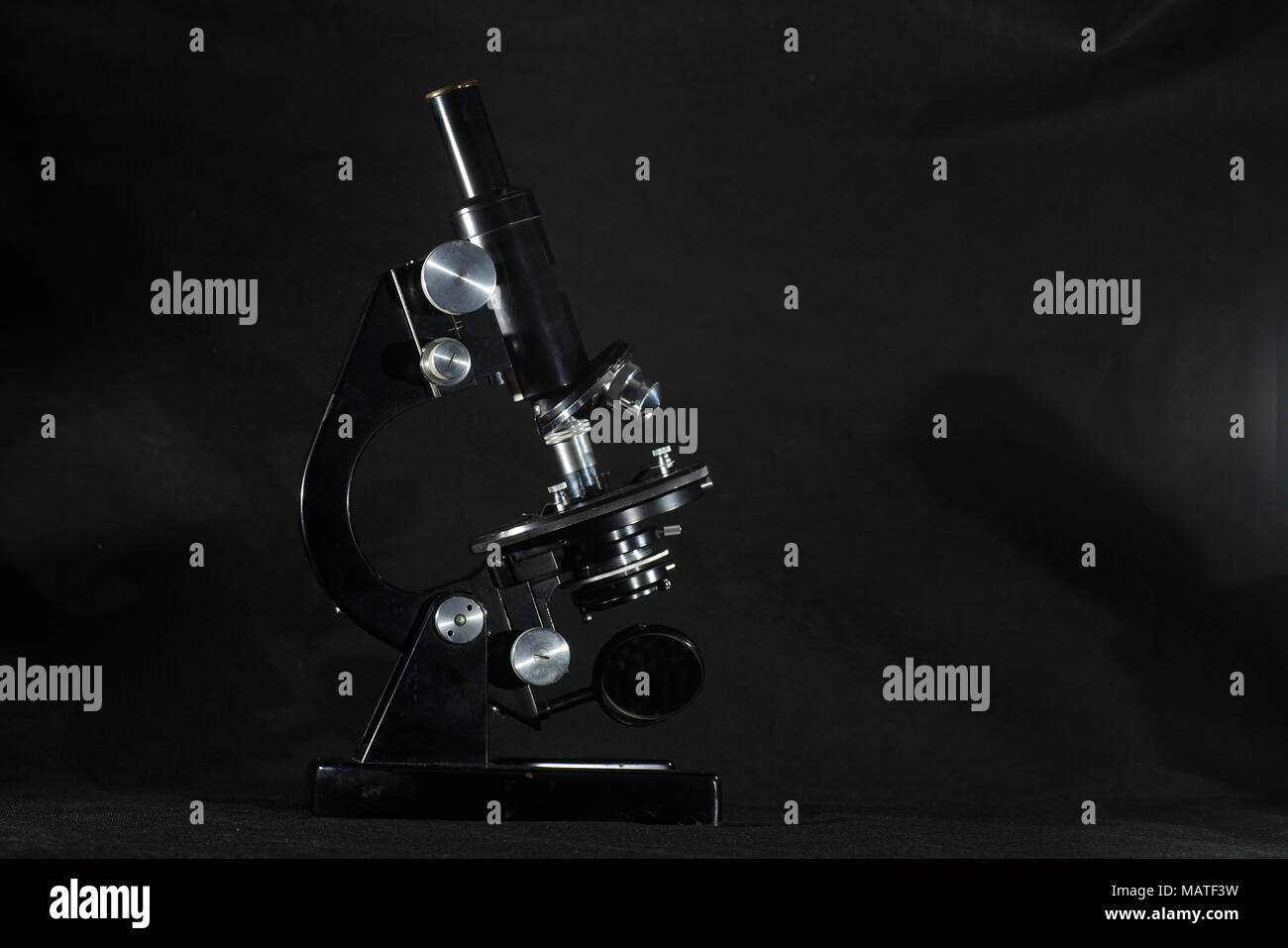 Old microscope in top quality fully functional Stock Photo - Alamy