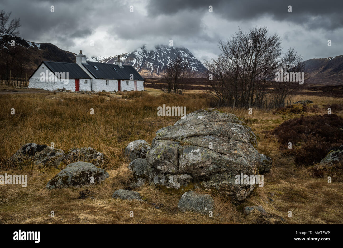 White Cottage House Glencoe Stock Photos & White Cottage House Glencoe ...