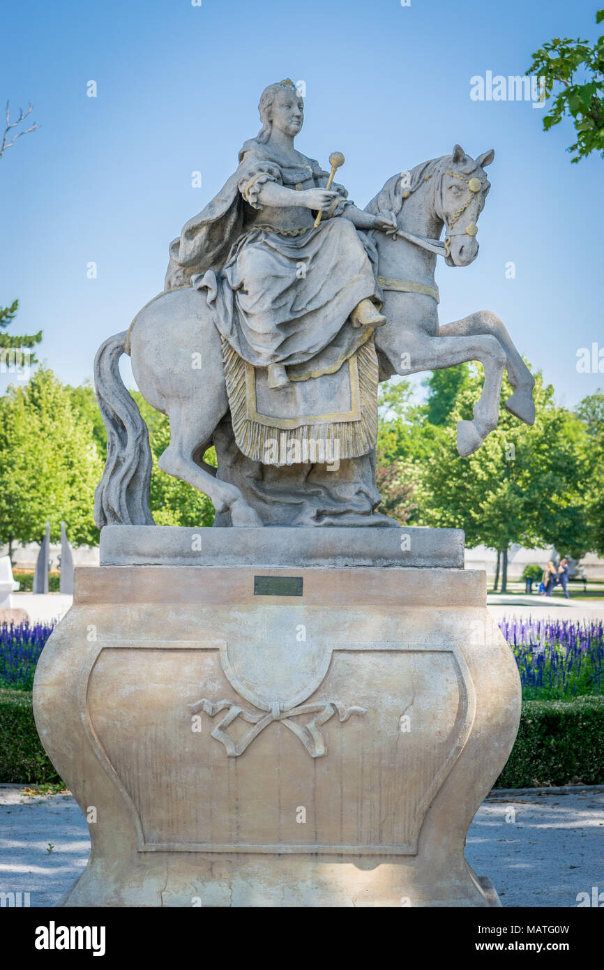 Maria theresa sculpture hi-res stock photography and images - Alamy