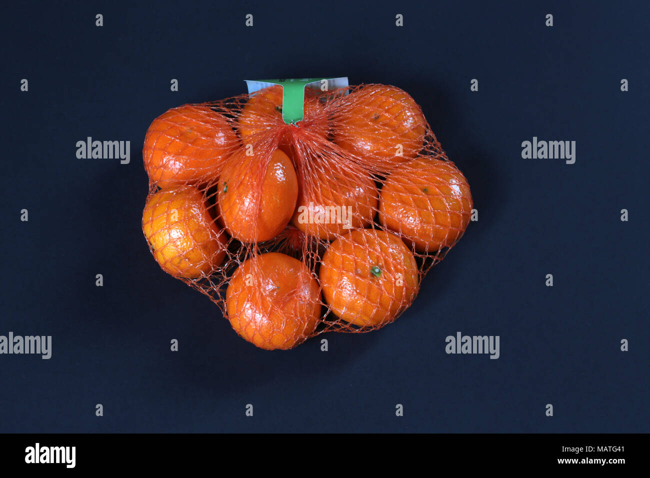 Net bag oranges hi-res stock photography and images - Alamy