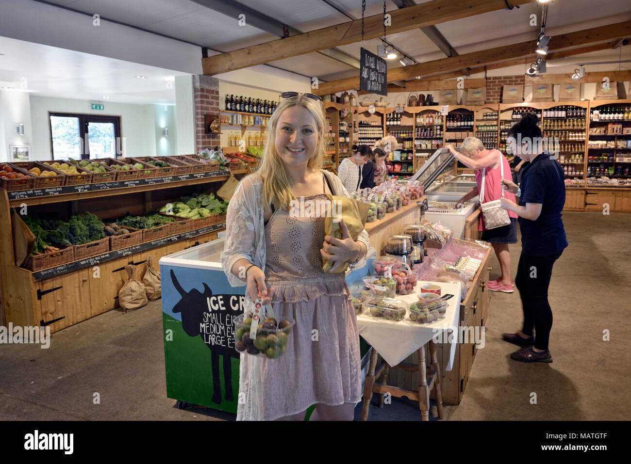 Farm shop interior hi-res stock photography and images - Alamy