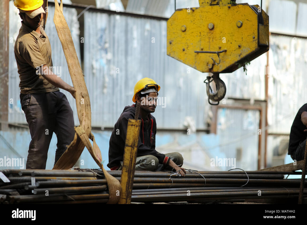 Unskilled workers hi-res stock photography and images - Alamy