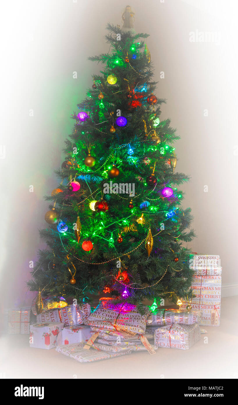 Illuminated christmas tree hi-res stock photography and images - Alamy