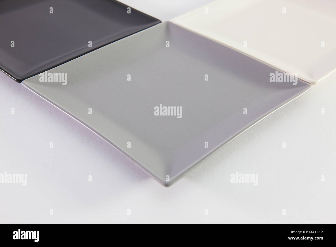 Shiny plates hi-res stock photography and images - Alamy