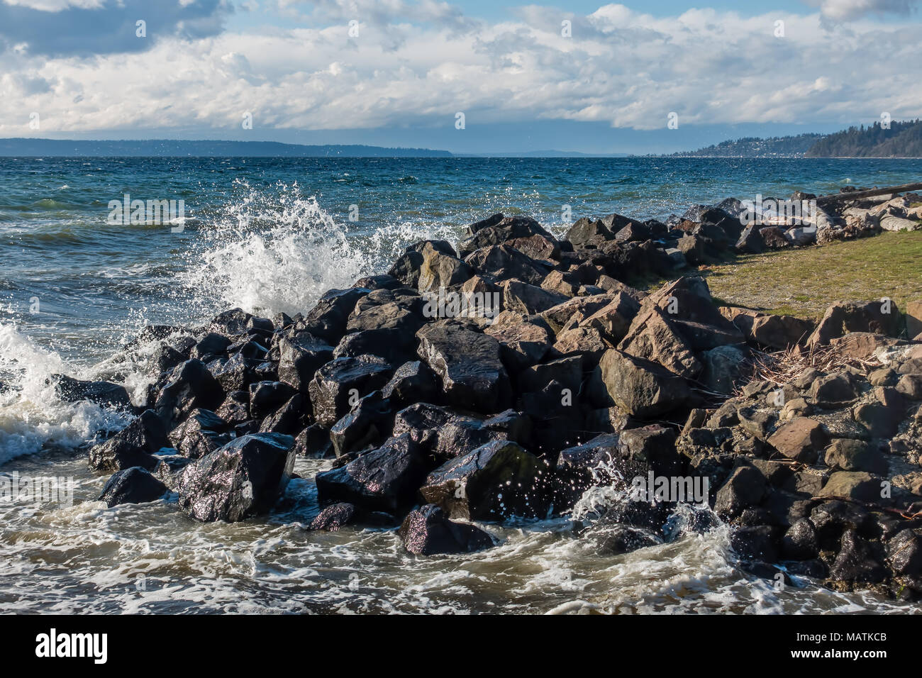 Littered ocean hi-res stock photography and images - Alamy