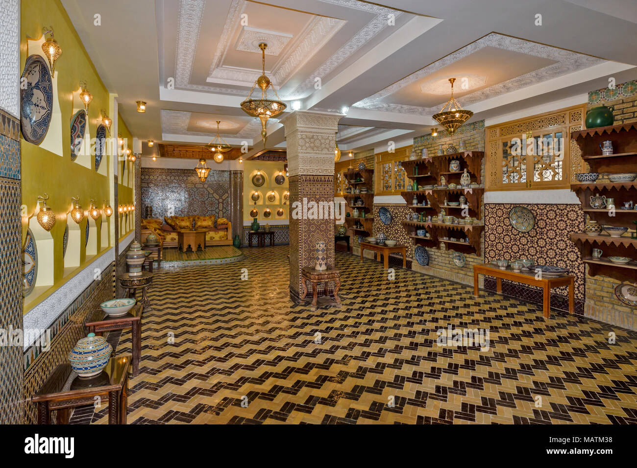Hand made pottery hi-res stock photography and images - Alamy
