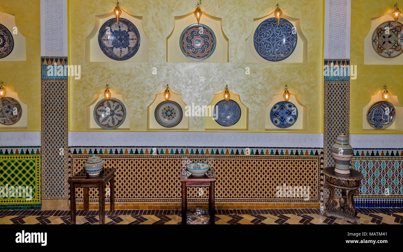 Hand made pottery hi-res stock photography and images - Alamy
