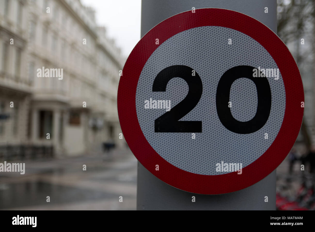 20 Mph Road Sign Stock Photos & 20 Mph Road Sign Stock Images - Alamy