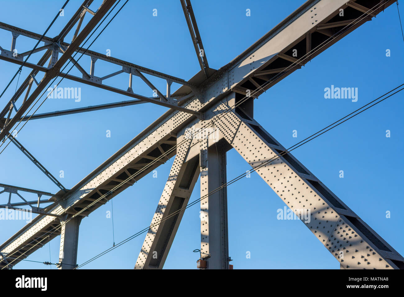 Diagonal steel beam hi-res stock photography and images - Alamy