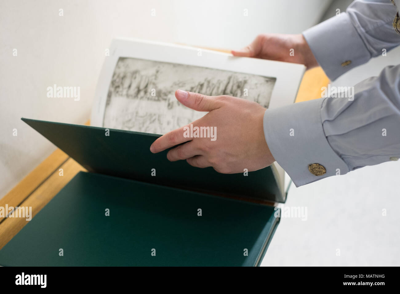 Man books library through hi-res stock photography and images - Alamy