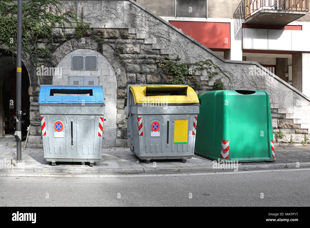 Separate recycling bins hi-res stock photography and images - Alamy