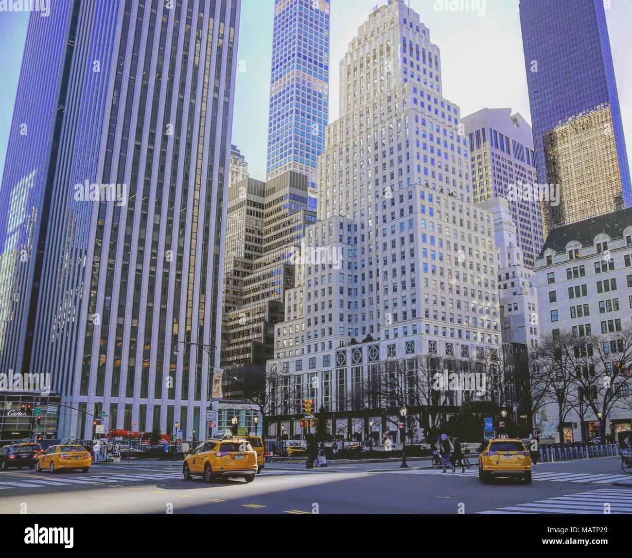 Big yellow taxi hi-res stock photography and images - Alamy