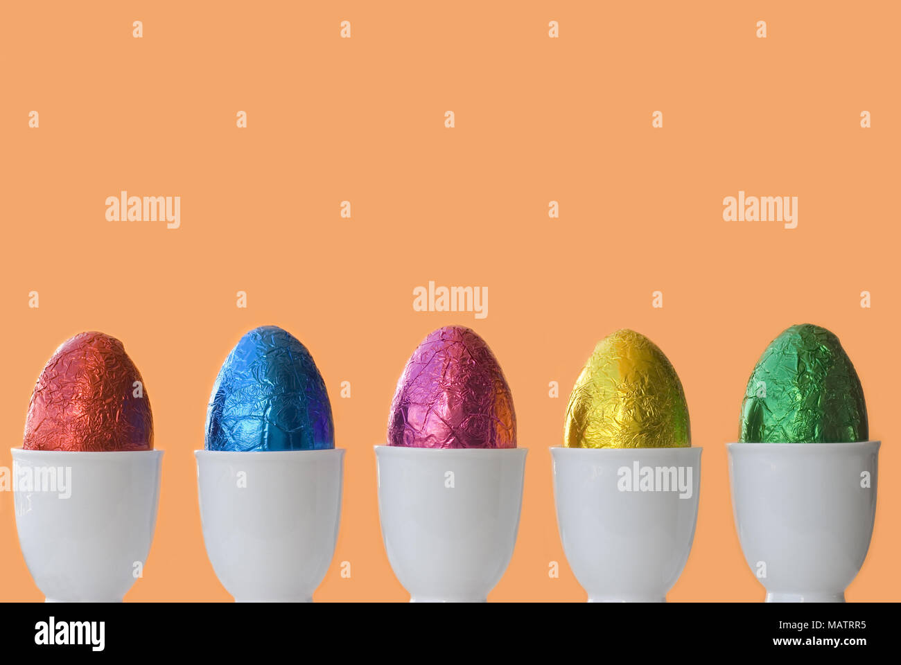 Line chocolate easter eggs hi-res stock photography and images - Alamy