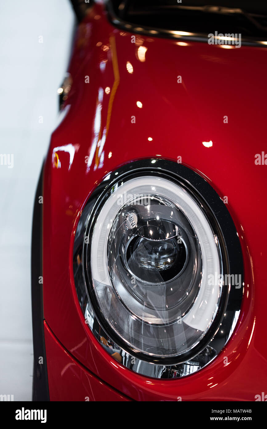 Mini cooper hybrid hi-res stock photography and images - Alamy