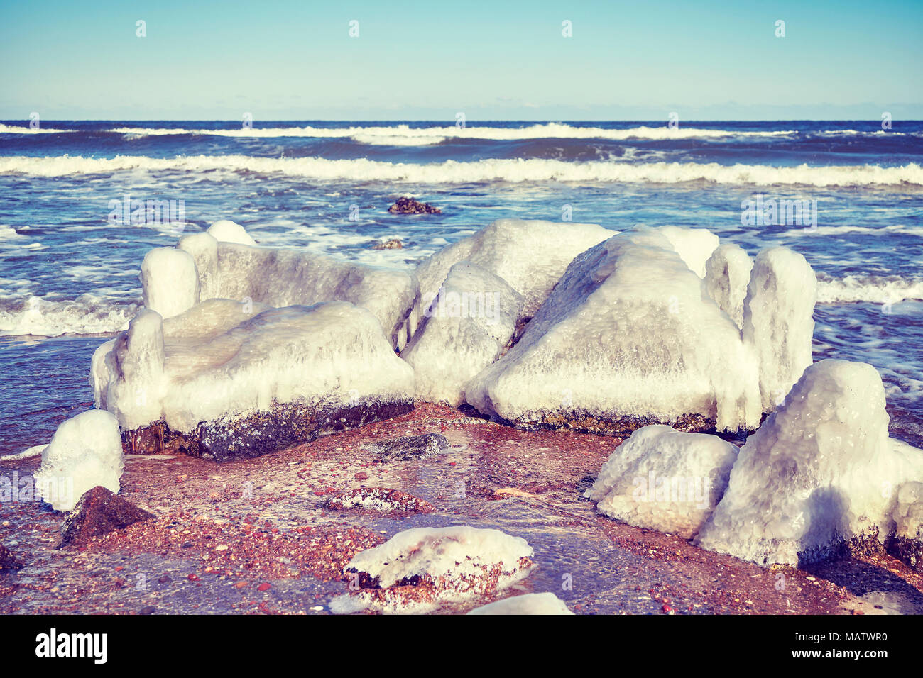 Frozen beach hi-res stock photography and images - Alamy