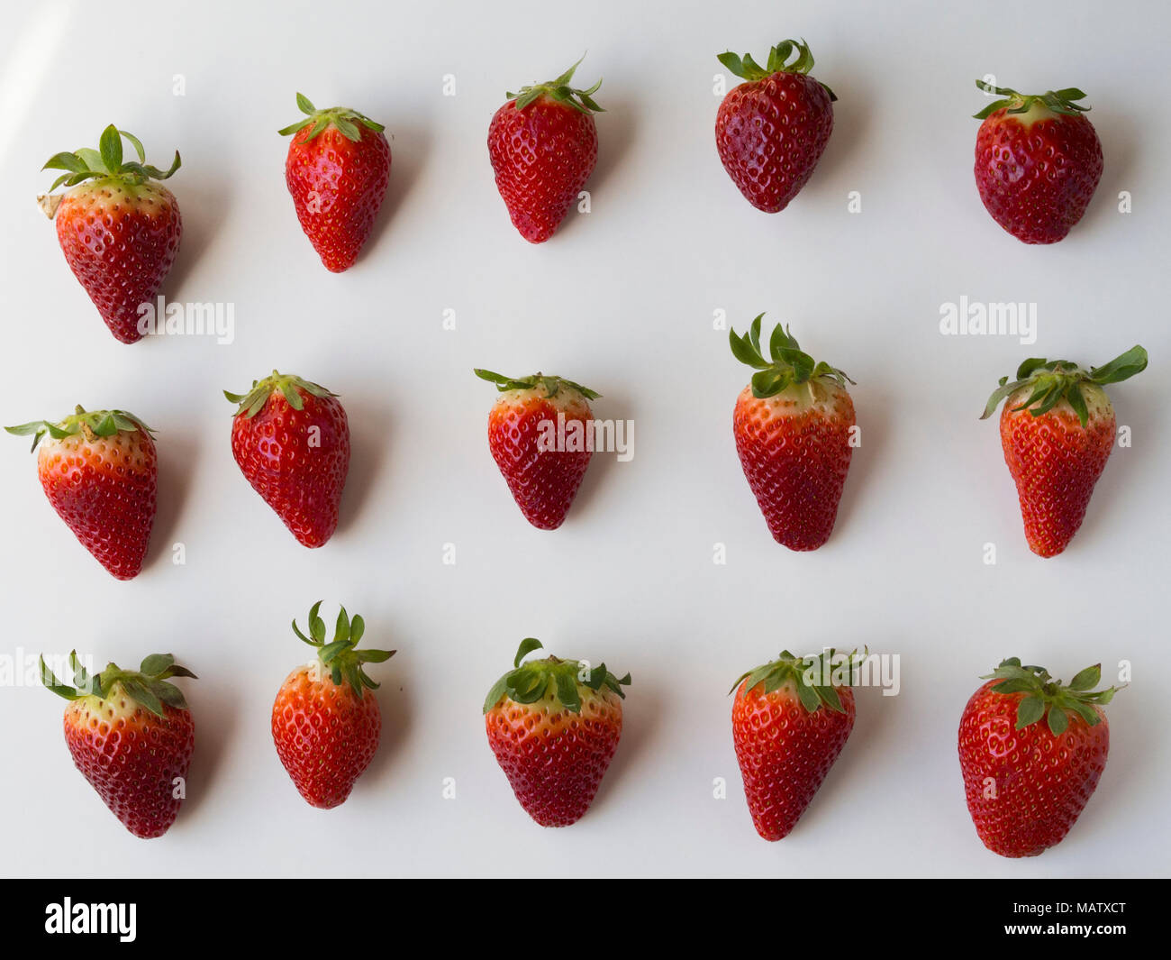 Strawberries pattern hi-res stock photography and images - Alamy