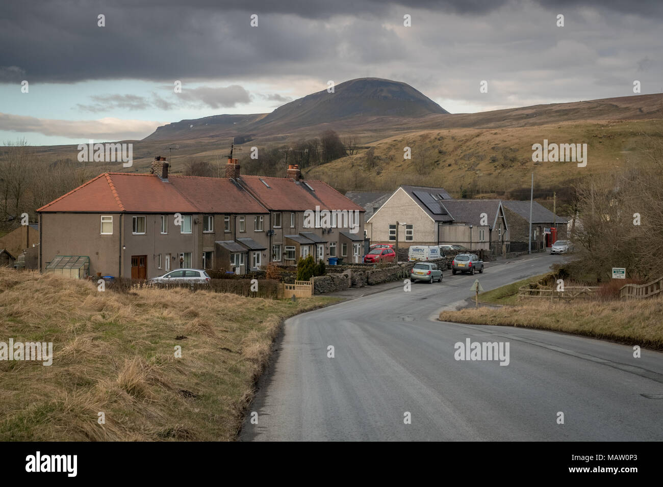 Helwith Bridge below Pen-Y-Ghent in the Yorkshire Dales Stock Photo - Alamy