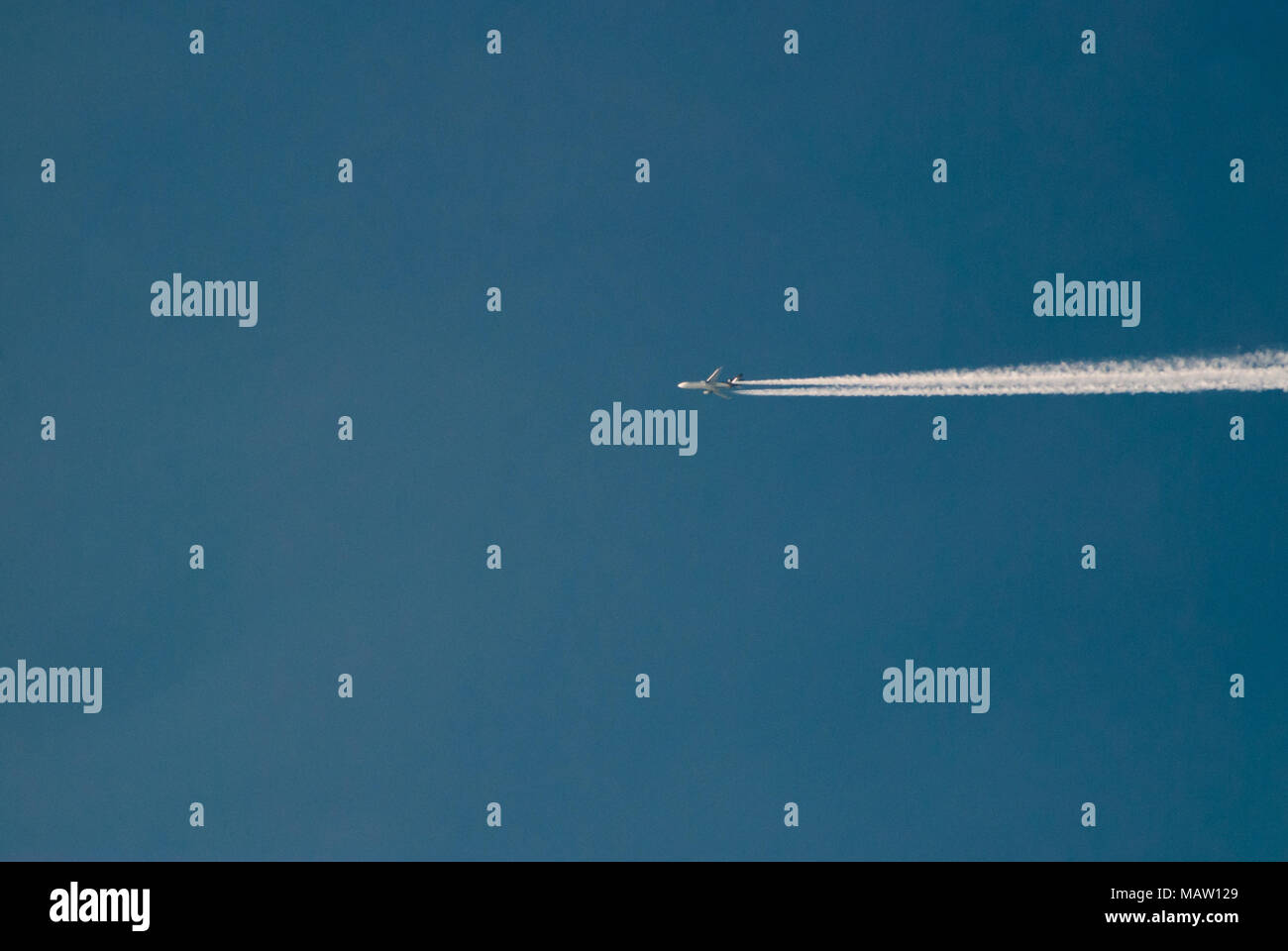 Long distance aircraft hi-res stock photography and images - Alamy