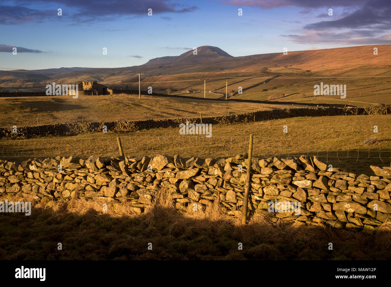 Settle and Helwith Bridge in the Yorkshire Dales Stock Photo - Alamy