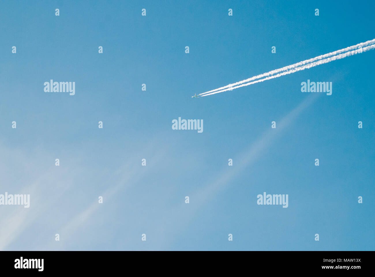 Long distance aircraft hi-res stock photography and images - Alamy