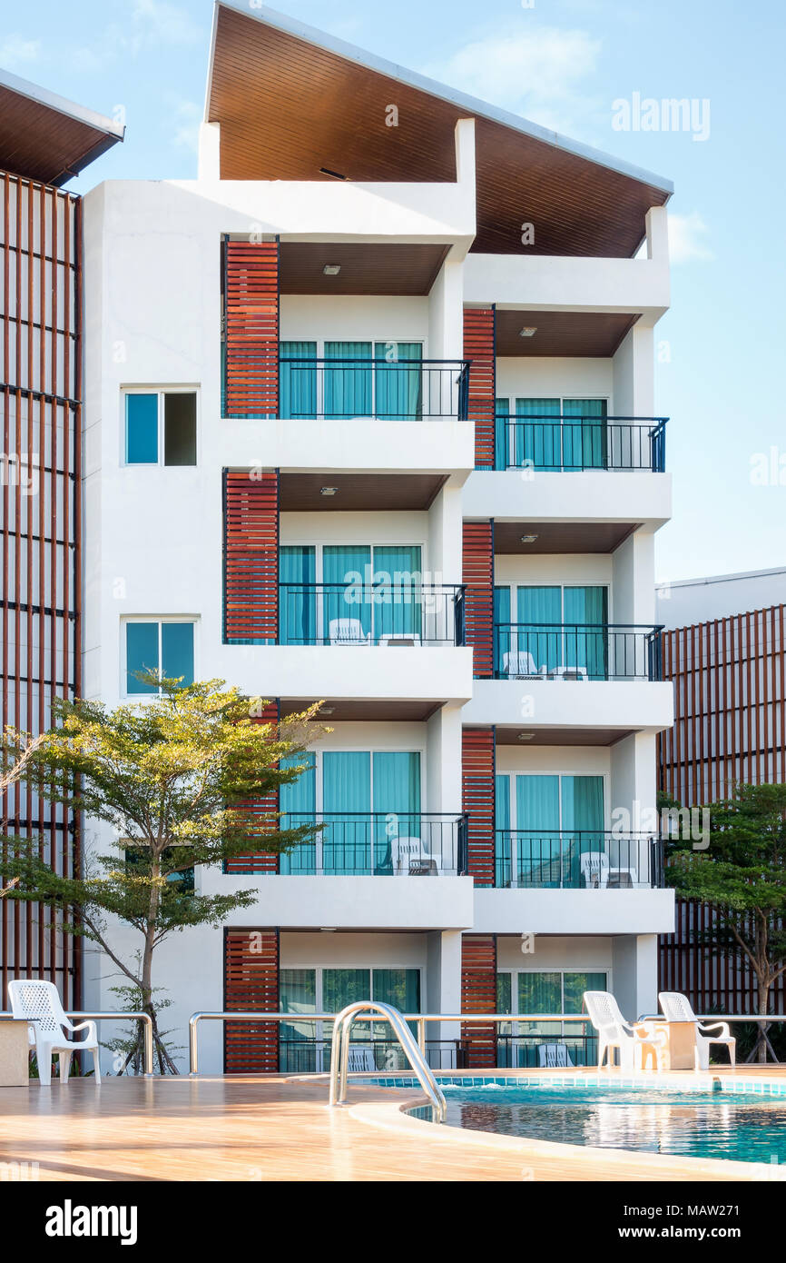 Pool facade exterior hotel front hi-res stock photography and images ...