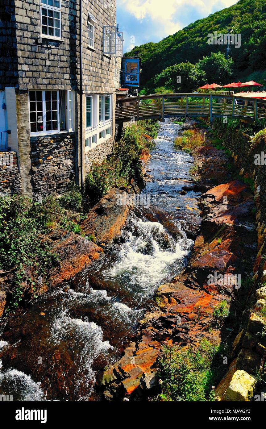 The cornish village of boscastle hi-res stock photography and images ...