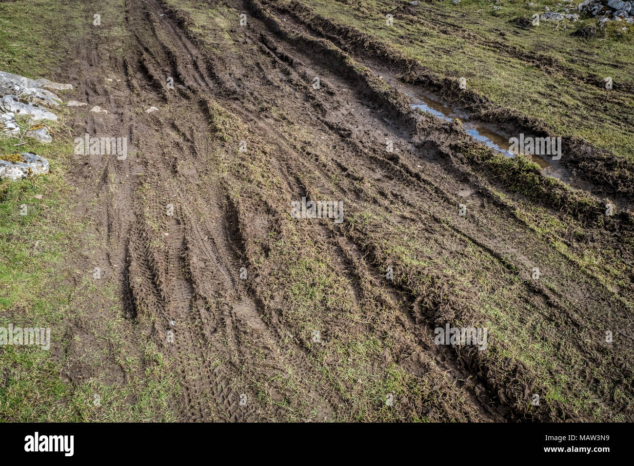 Ripped ground earthquake hi-res stock photography and images - Alamy