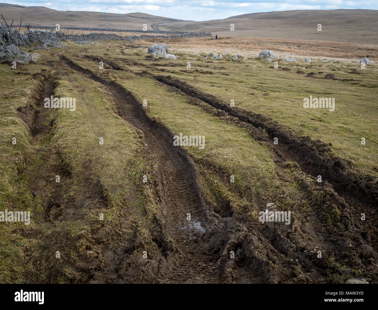 Ripped ground earthquake hi-res stock photography and images - Alamy