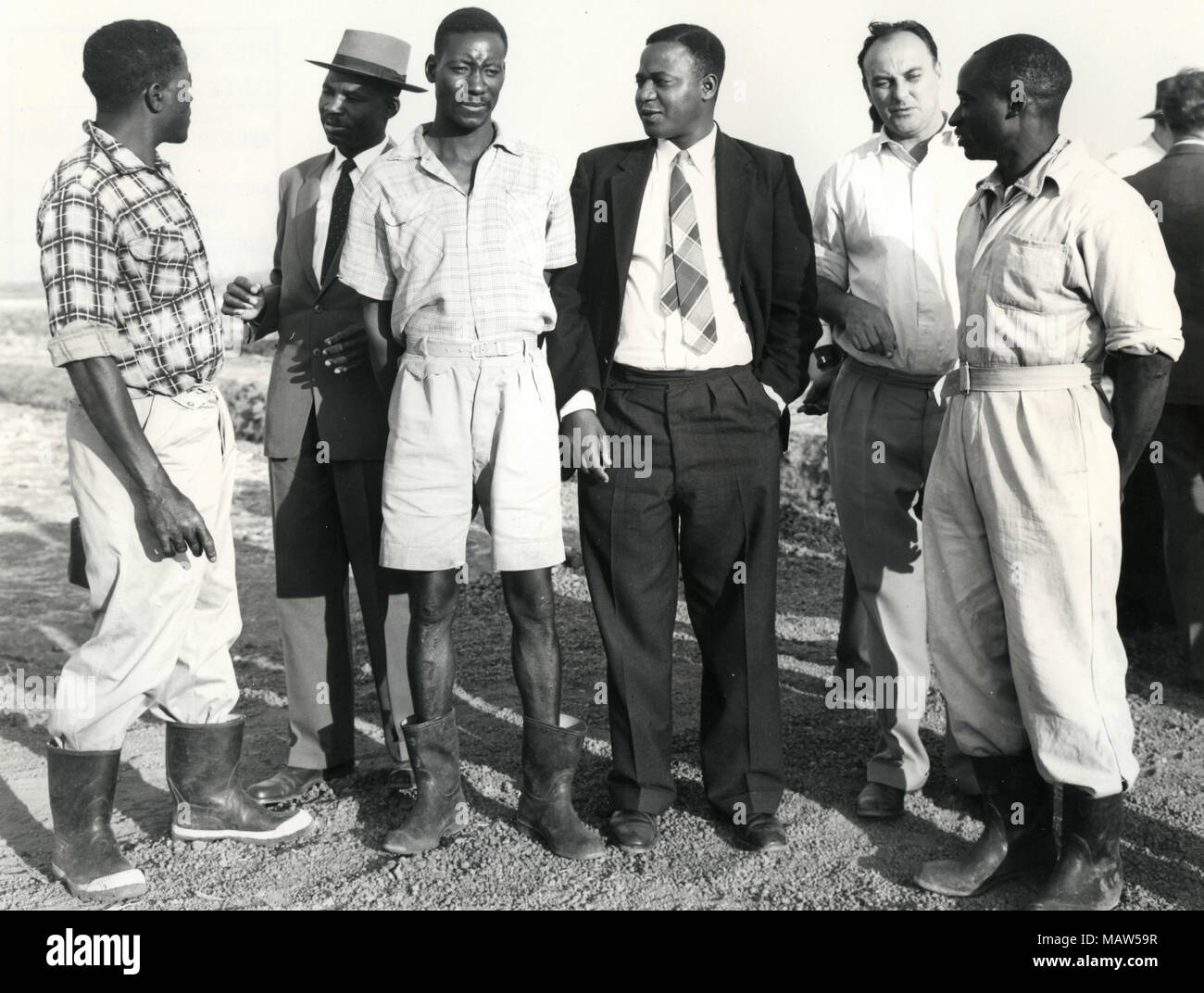 African ministers with farmers: Matu Ngoma, A.H. Gondwe, Soloman Ngandu ...