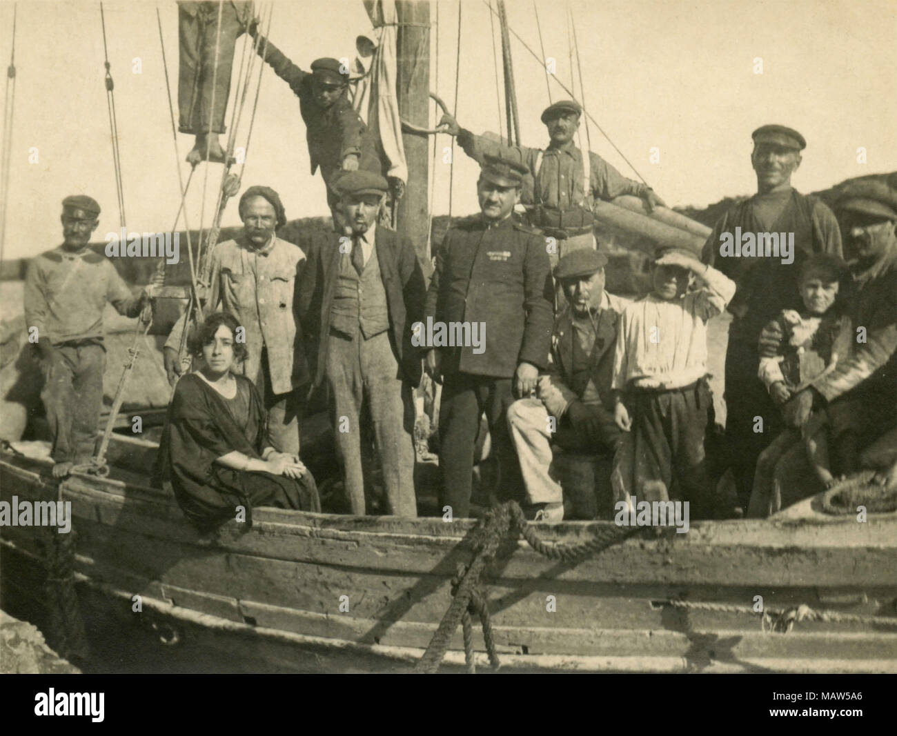 Italy sailors 1900 hi-res stock photography and images - Alamy