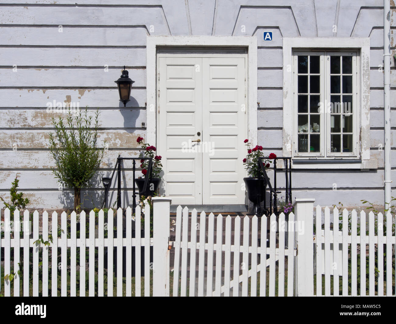 Navy base building hi-res stock photography and images - Alamy